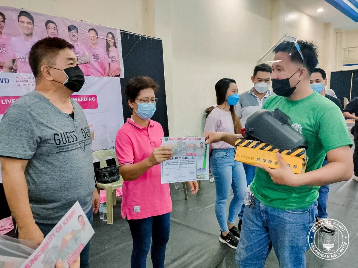 Programang pangkabuhayan para sa mga Kawiteno ipinagkaloob ng LGU - The ...